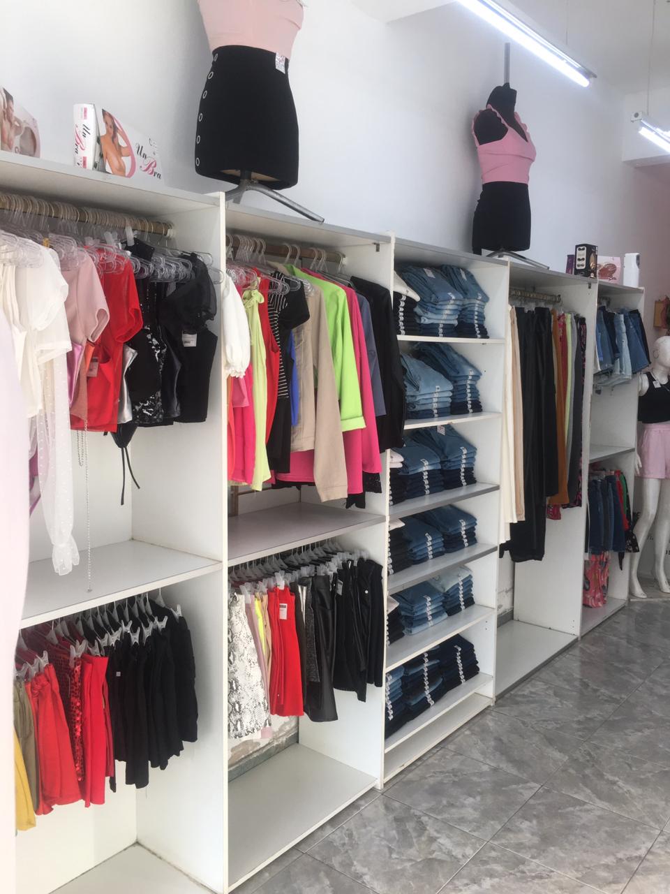 Fondo de Comercio de Ropa para Mujeres en Capilla Del Monte en Negozona